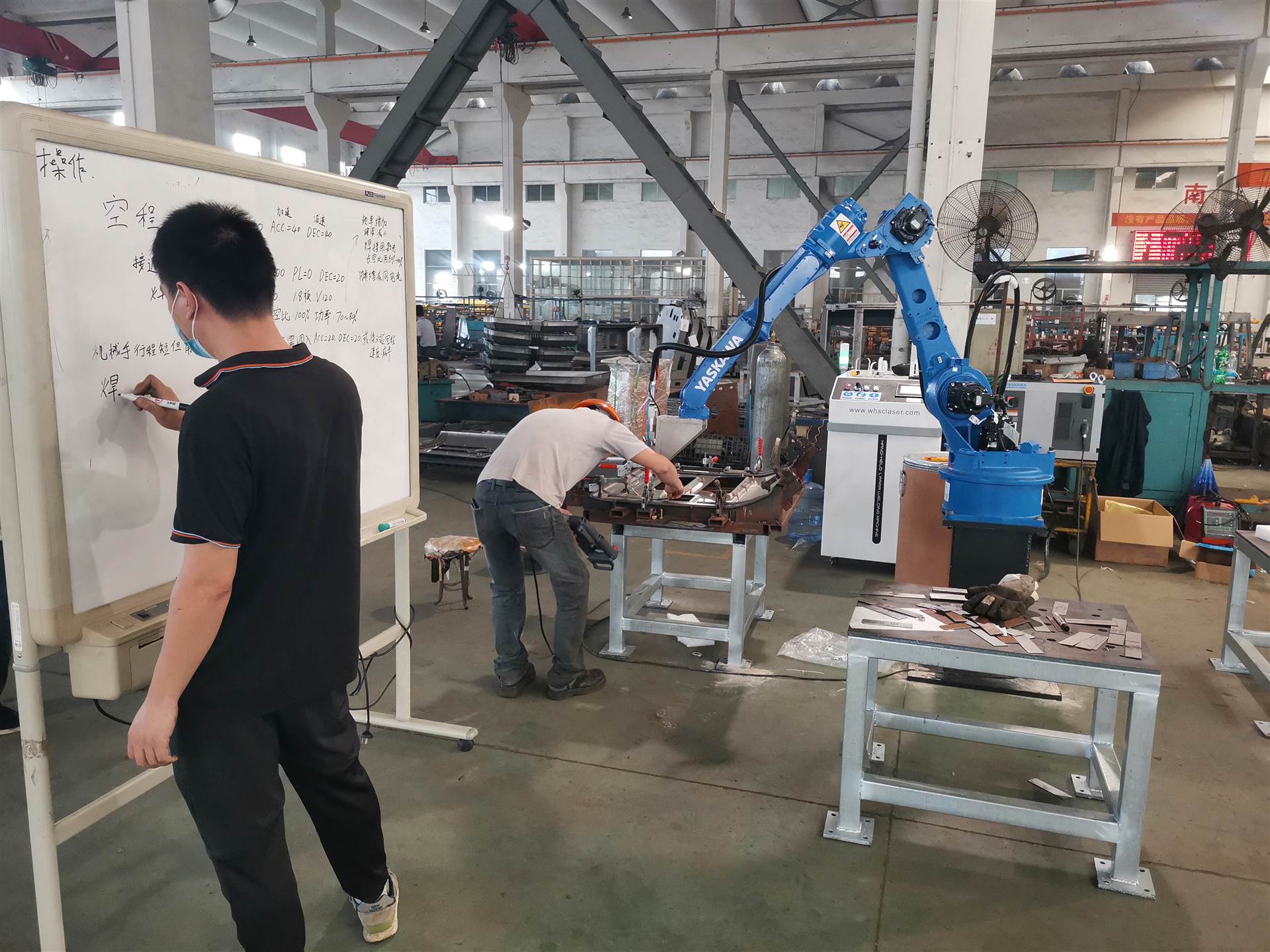 What is a laser welding robot? Introduction to the characteristics, performance advantages, and ...